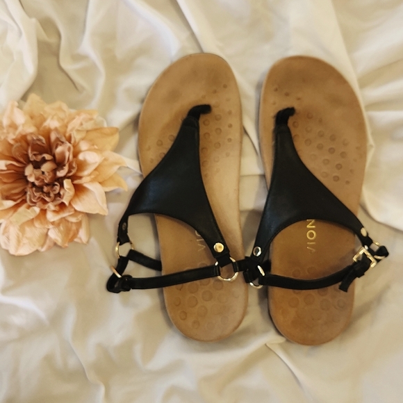 Vionic | Shoes | Vionic Black Sandles | Poshmark